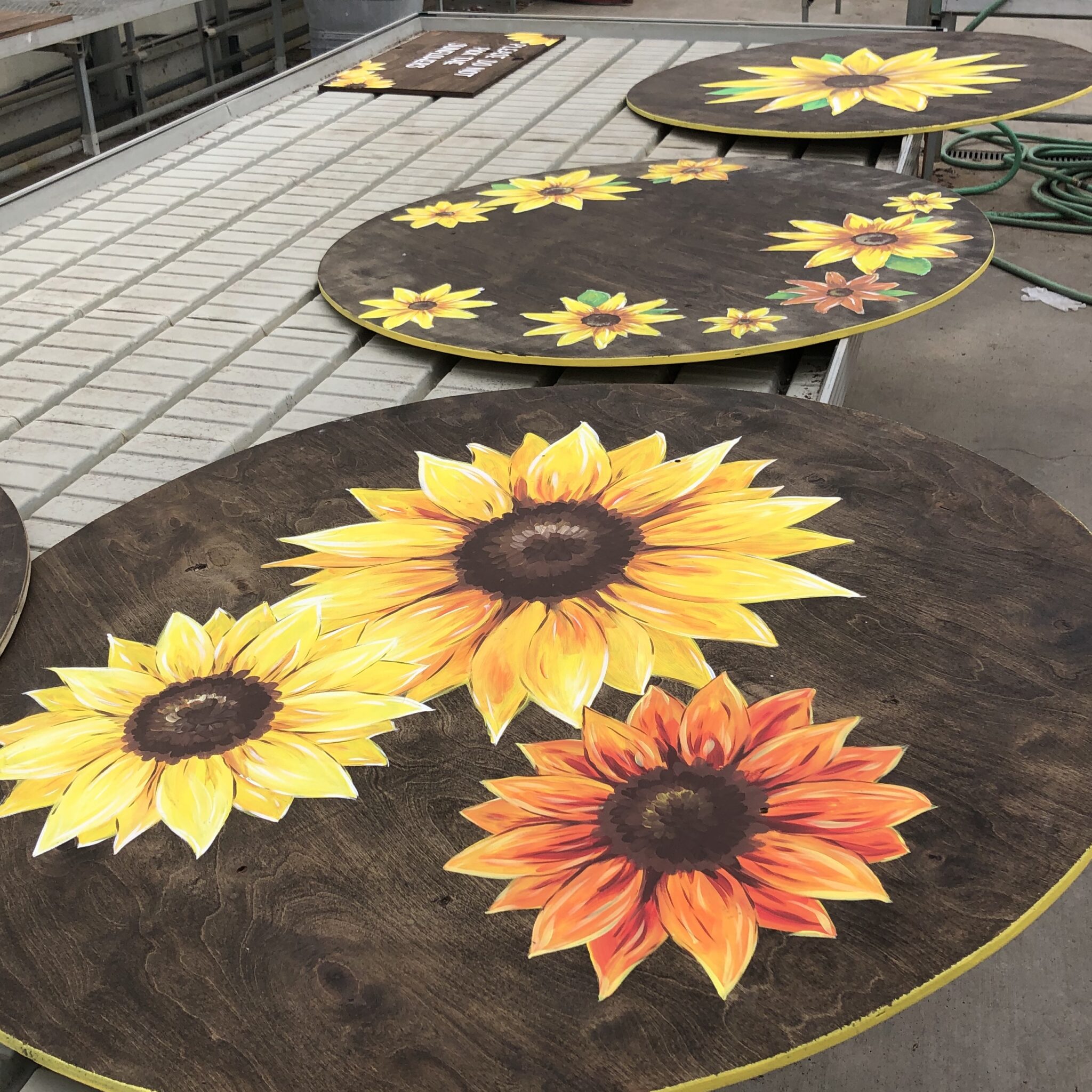 sunflower sign | TOM'S Farm Market